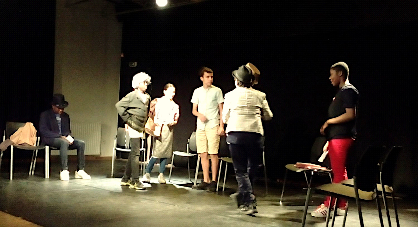 Mettre en scène le personnage burlesque pour interroger le rapport à l ...