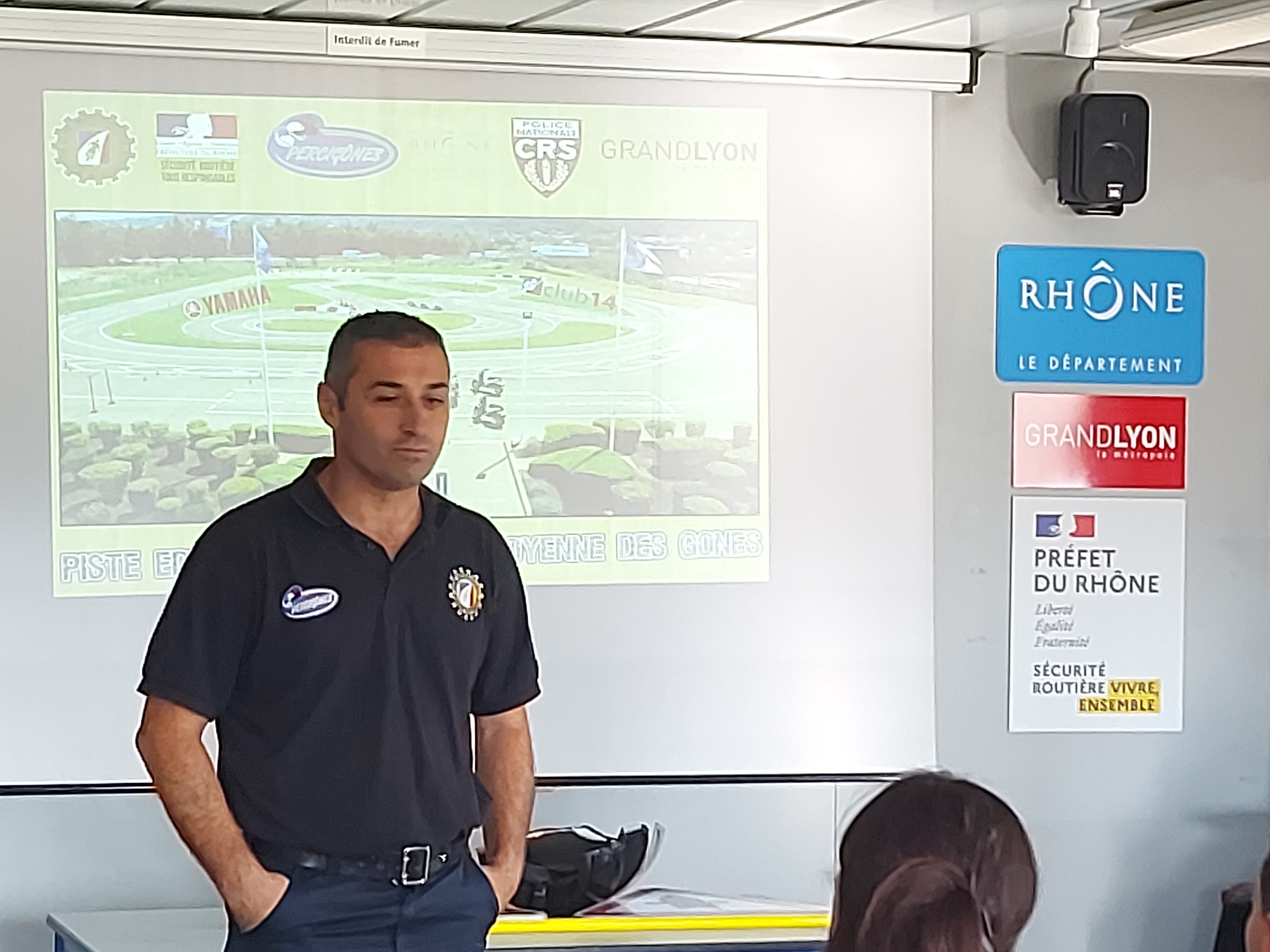 Stage de conduite au collège Charles de Gaulle | Académie de Lyon