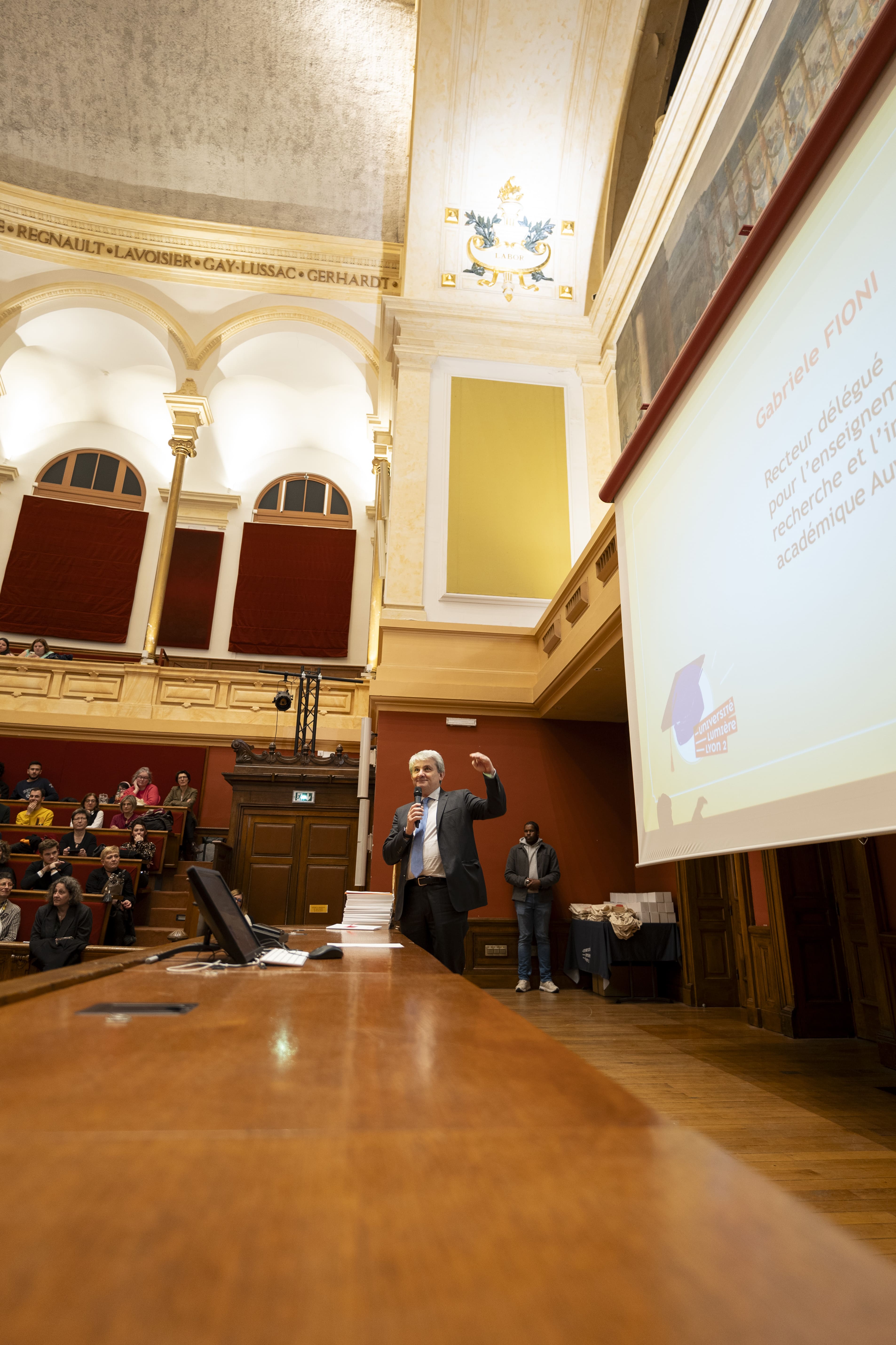 Remise de diplômes des master MEEF de l'Université Lumière Lyon 2 ...