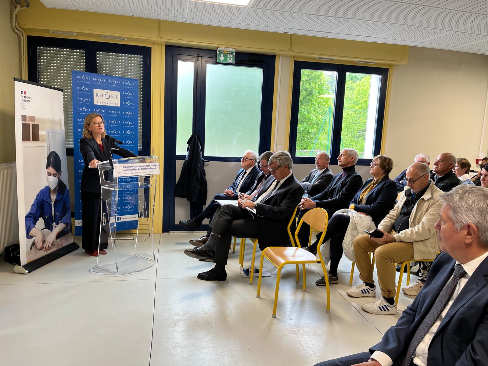 Pose de la première pierre du futur internat d’excellence rurale au ...