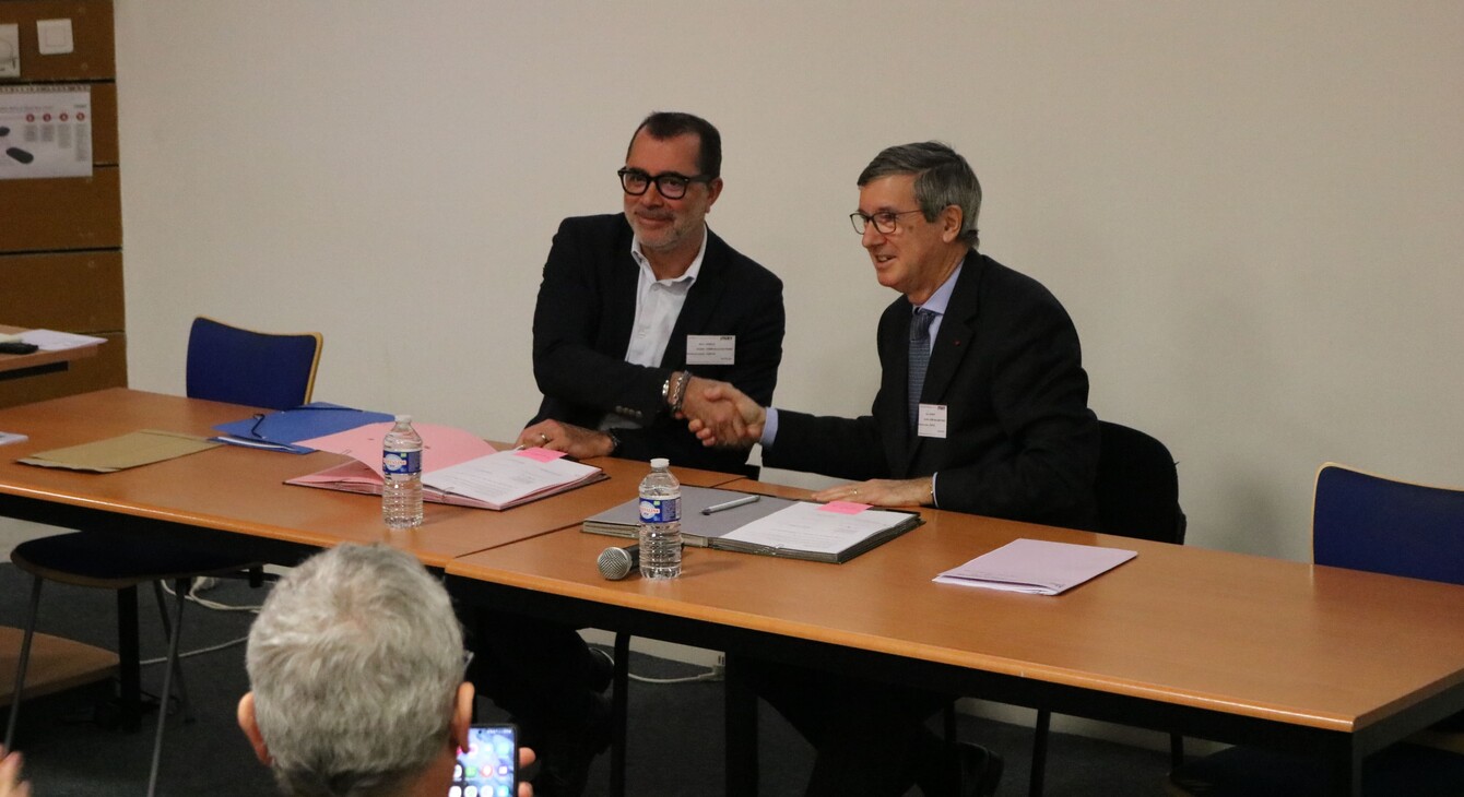 Signature de la convention-cadre de partenariat entre l’UIMM AURA et la région académique ...